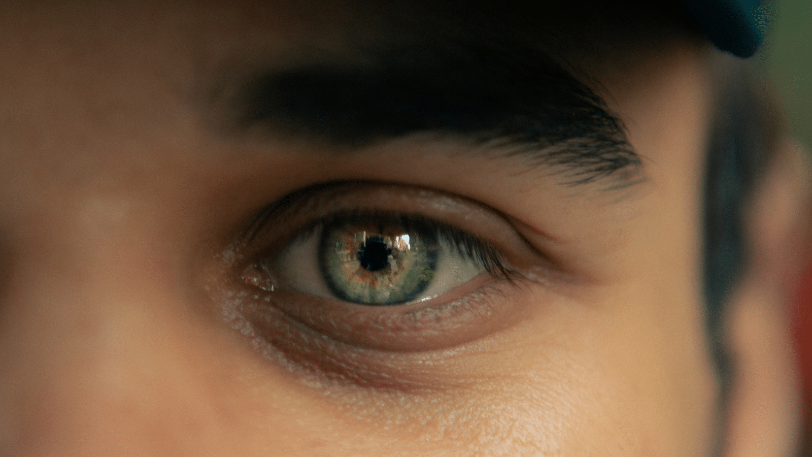 Die Augen eines Psychopathen — leer, starr, aber warum?